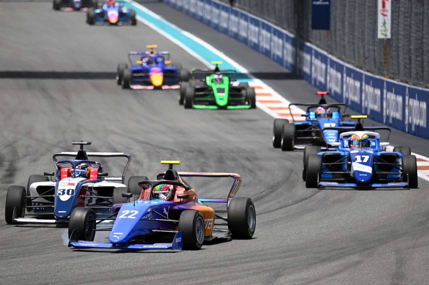 Program Formula 2™ și Formula 3™ pe circuitul Barcelona-Catalunya în ...